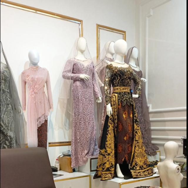 6 Editan Patung Manekin Pakai Baju Ini Kocak Tapi Rapi, Bisa Bikin ...