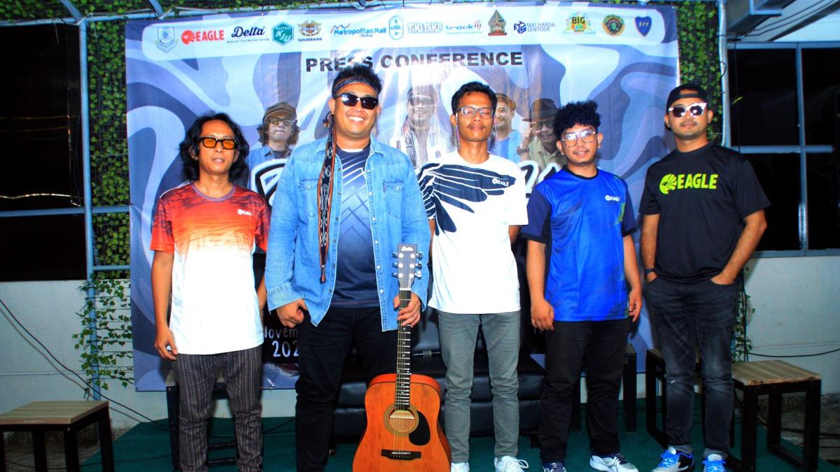 Band Republik 21 Promo Di Atas Truk dan Berjalan Sejauh 150 KM ...