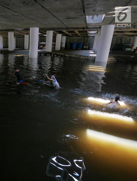 FOTO: Penampakan Terowongan Apron Kemayoran yang Tergenang Air - Foto ...
