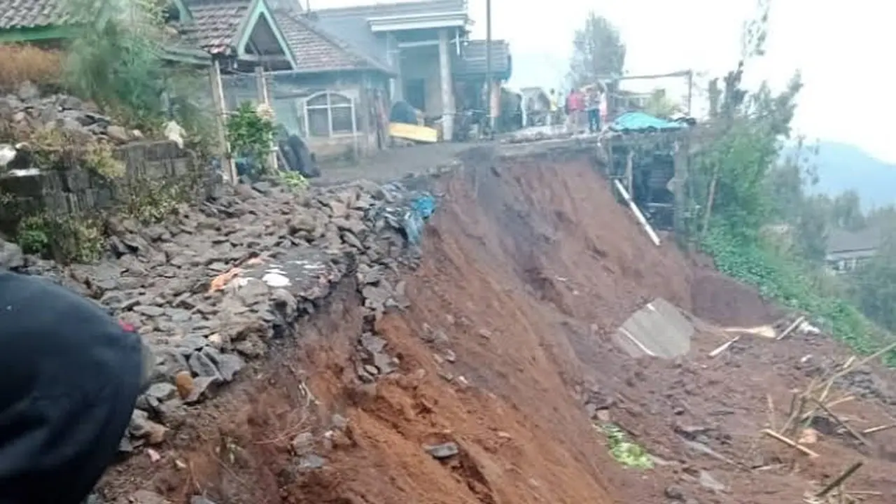 Tanah Longsor Jadi Bencana Paling Sering Terjadi di Probolinggo ...