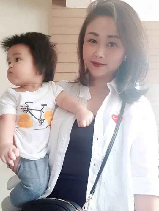 FOTO: Sosok Julia Hermawan, Istri Komedian Peppy yang Jarang Terekspos ...