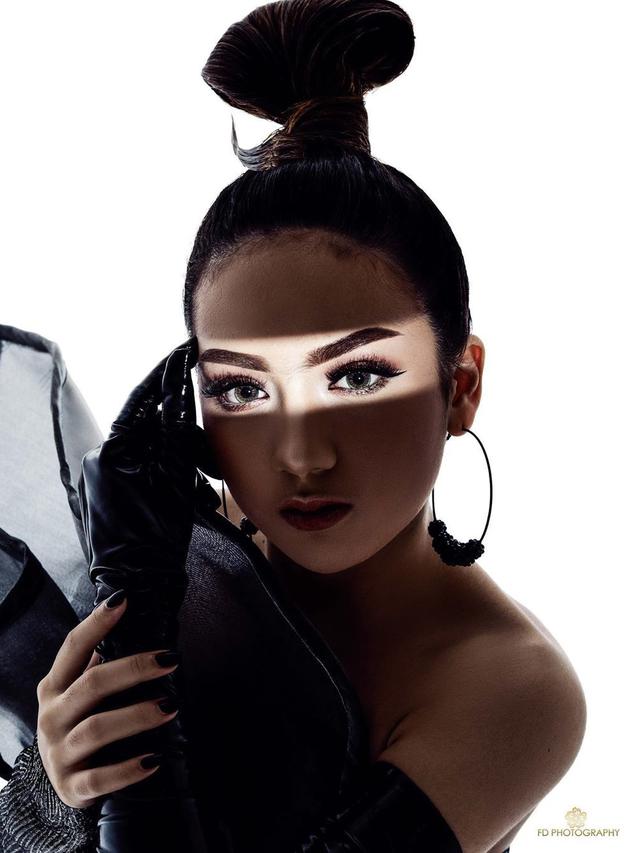 Tampil Elegan, Ini 6 Gaya Pemotretan Terbaru Ersya Aurelia - Hot ...