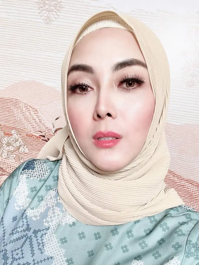 Belum Konsisten Berhijab, Dhena Devanka: Masih Belajar Beradaptasi ...
