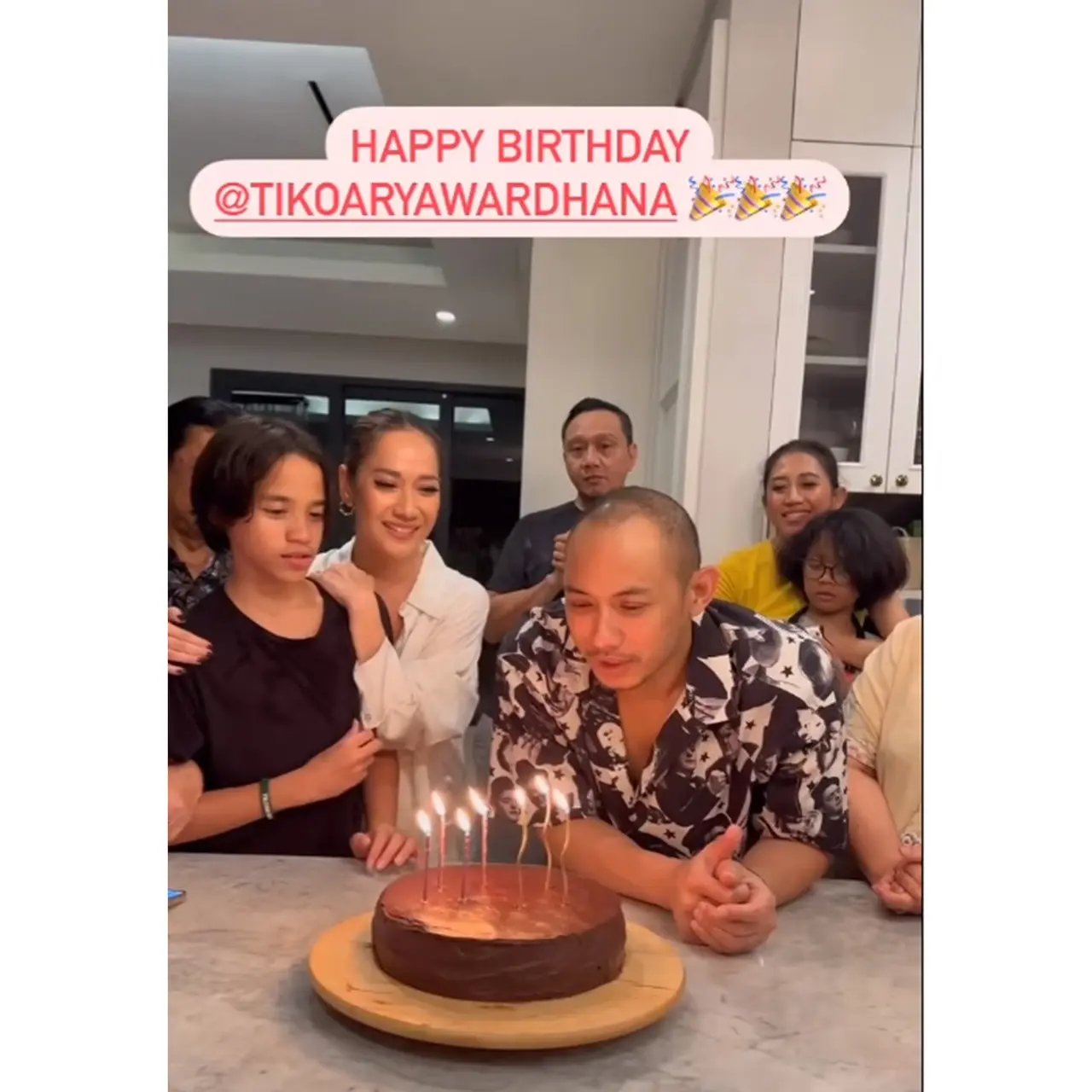 6 Potret BCL dan Tiko Bareng Noah, Keluarga Kecil Terasa Lengkap Usai Menikah - Hot Liputan6.com