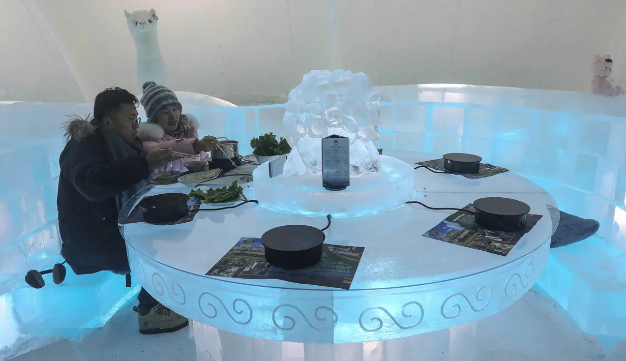 FOTO: Menikmati Hot Pot di Dalam Igloo Super Dingin - Foto Liputan6.com