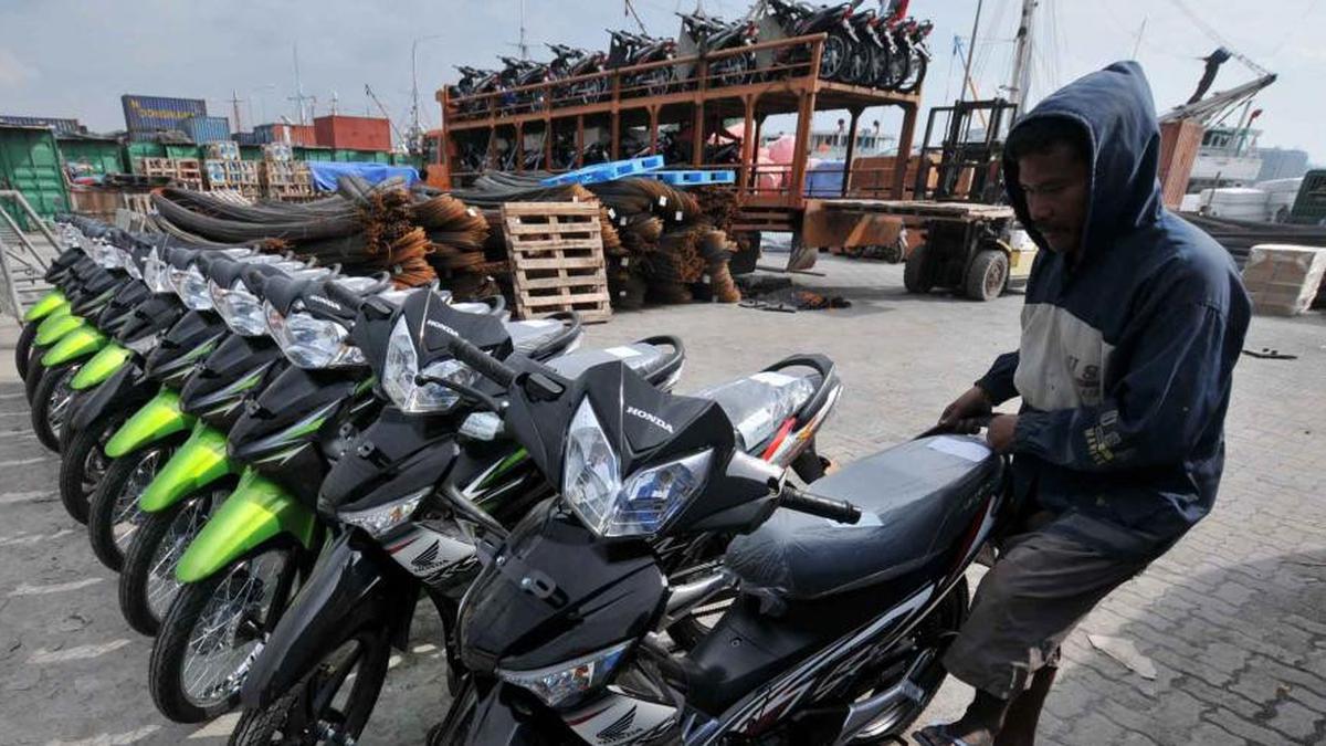 Mobil dan motor bekas laku keras - Berita Otosia.com