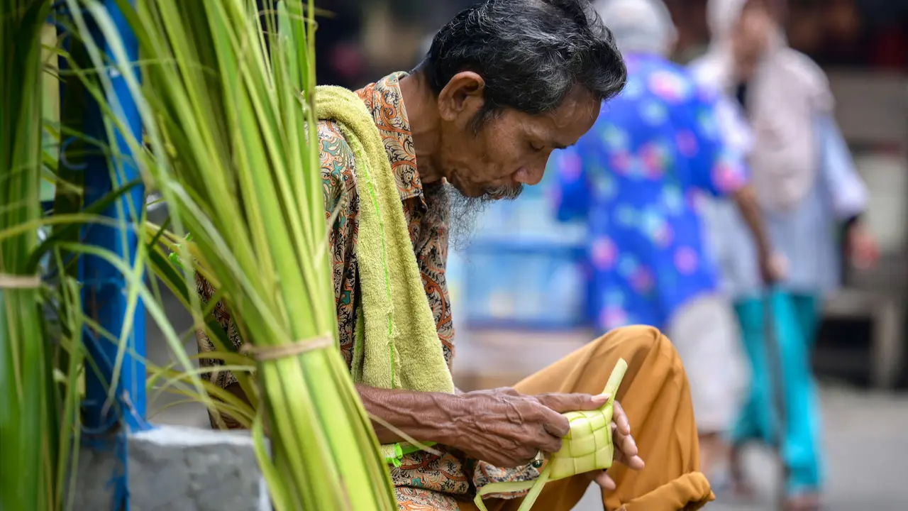 Cara Membuat Ketupat Lebaran Dari Janur Simak Panduan Lengkap Untuk