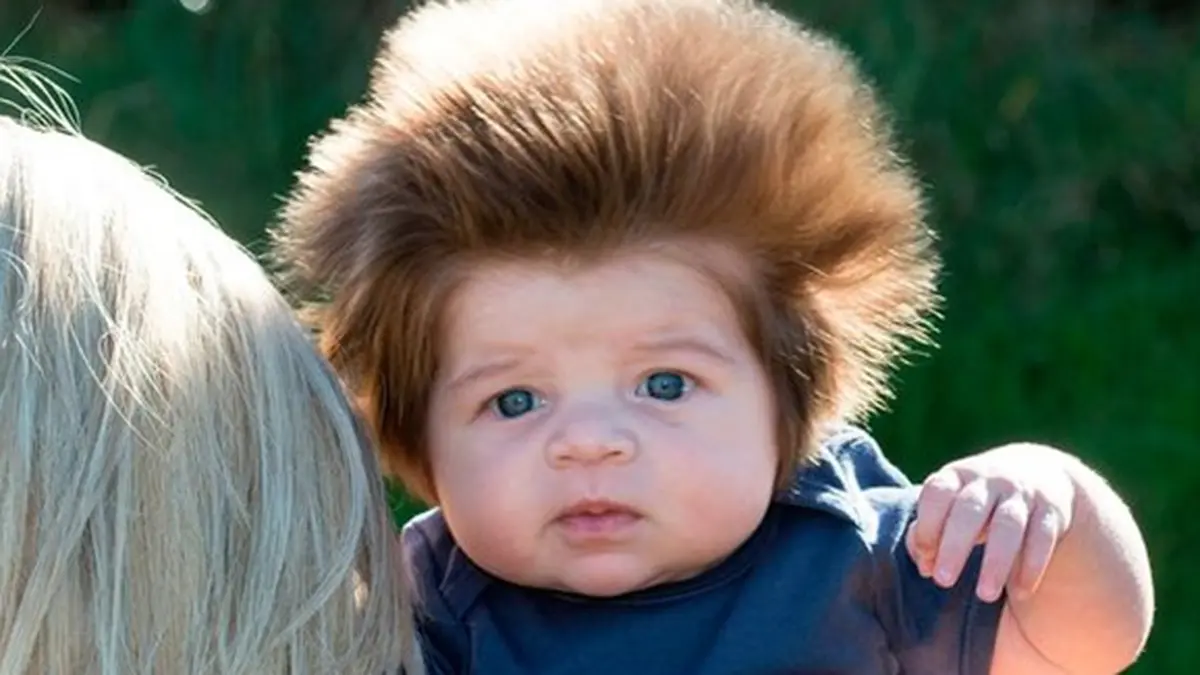 Potret Menggemaskan Bayi Junior Dengan Rambut Super Tebal & Lebat ...