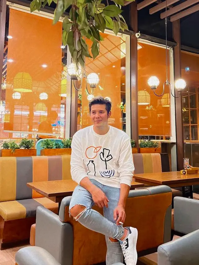 Resmi Tunangan dengan Via Vallen, Ini 6 Potret Vokalis Papinka Chevra ...