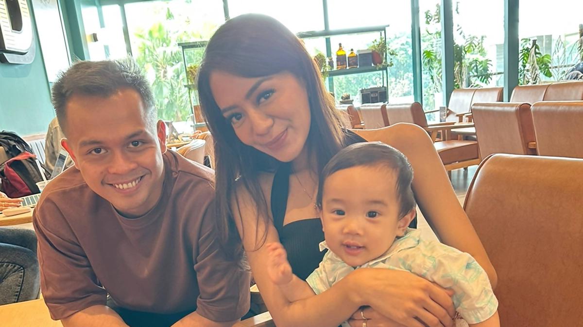 Kedekatan DJ Freya dan Rio Alief Drummer Noah, Tampil Mesra Kondangan ...