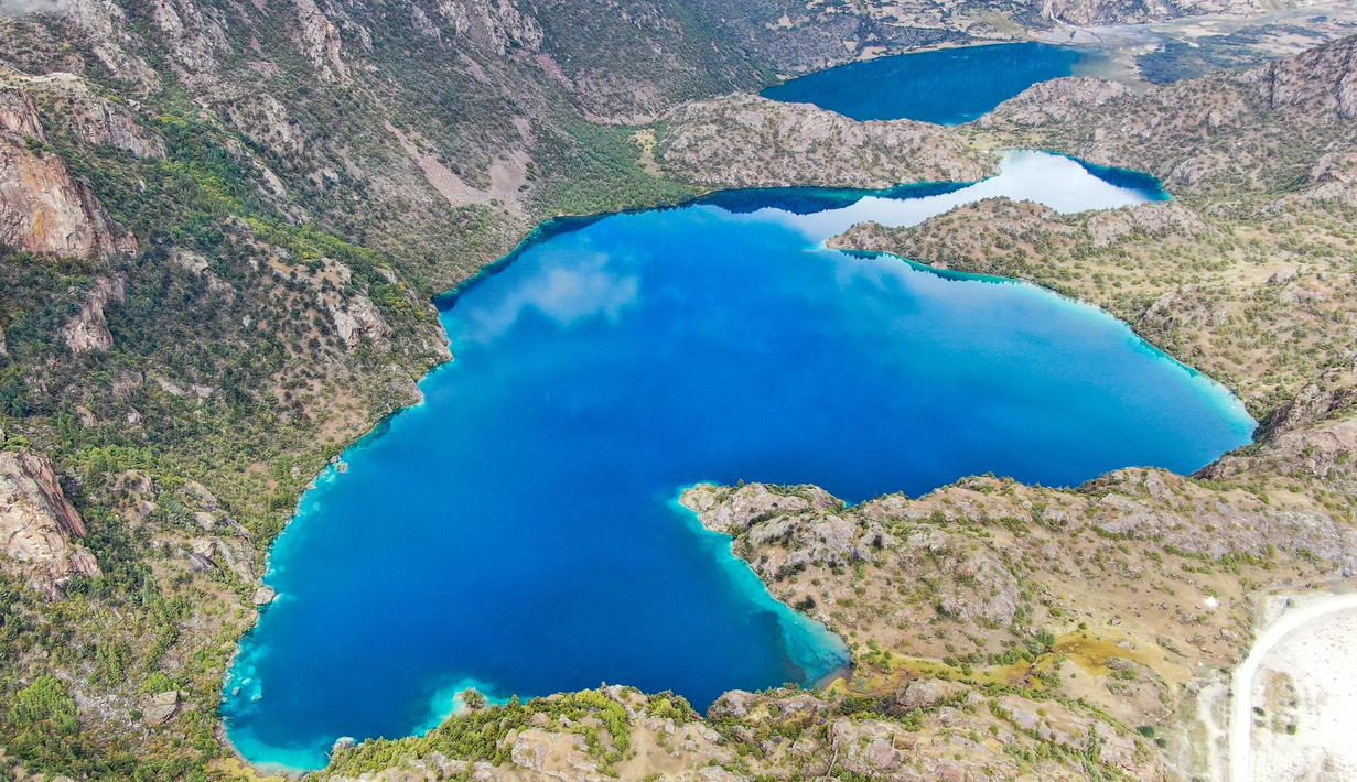 FOTO: Pesona Danau Tiga Warna di Tibet - Foto Liputan6.com