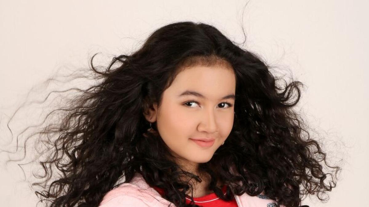 Fokus Jadi Model, Reva Bosten Tetap Rilis Single Ciptaan Sendiri ...