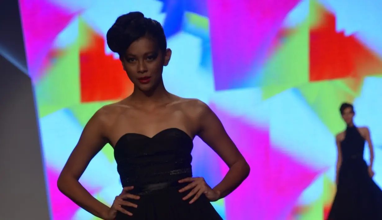 Bright Colours: Karya Komelia Ersan - Photo Fimela.com