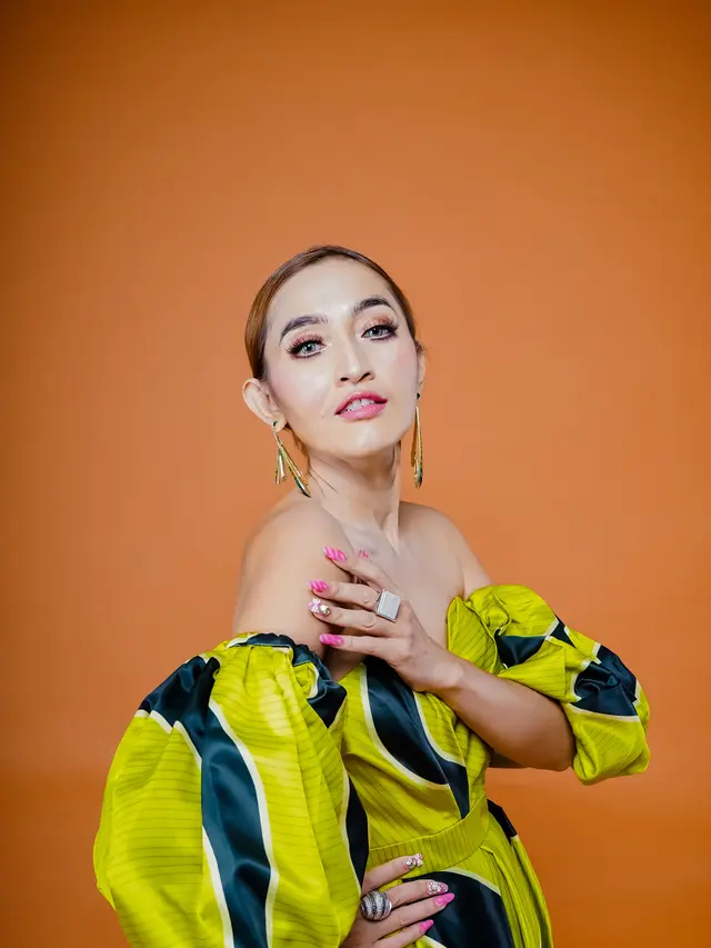 Heboh Video Klip Indah Sari Disebut Lebih Mahal dari Milik Syahrini ...