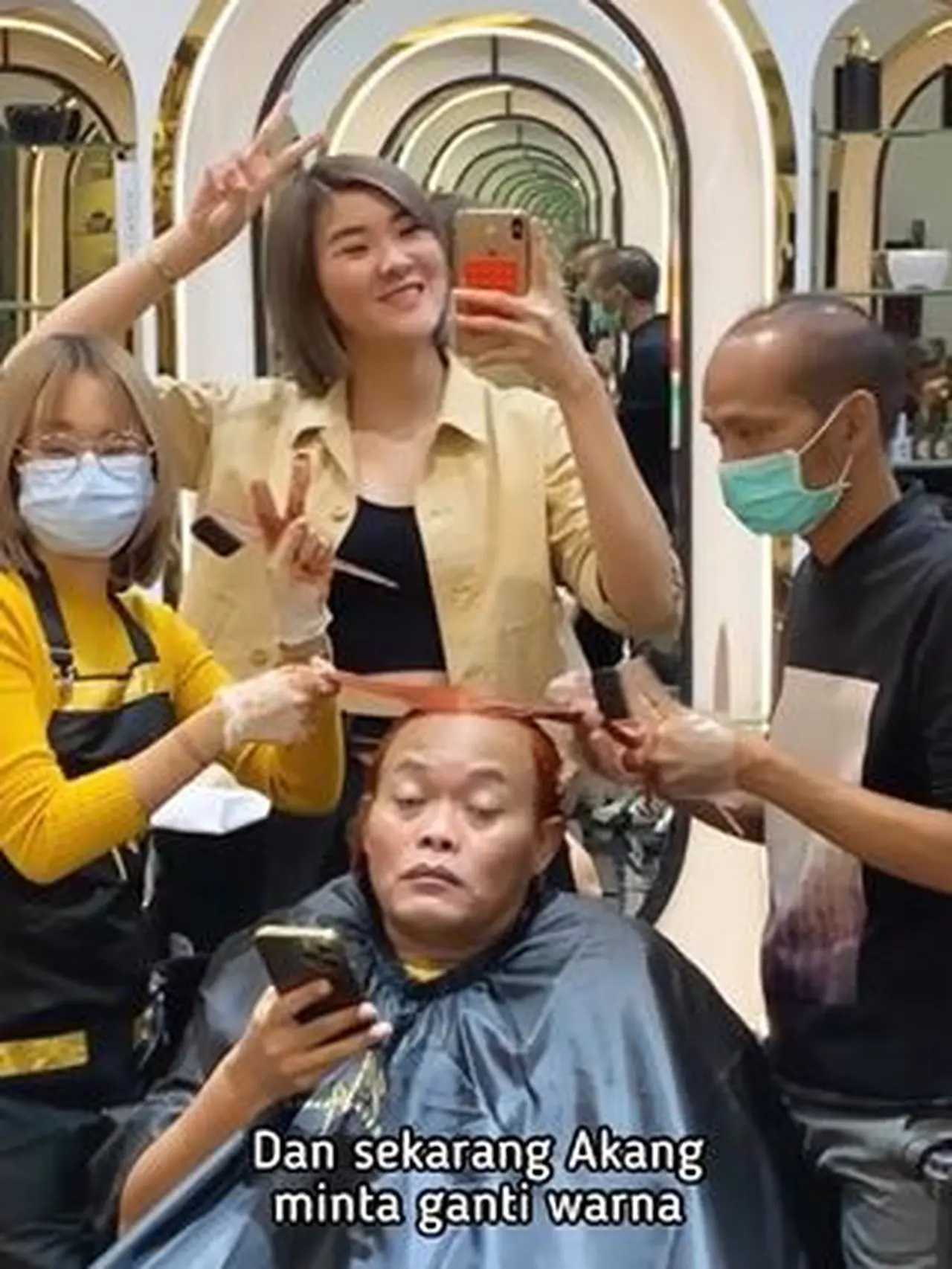 6 Potret Terbaru Sule dengan Rambut Oranye, Tampil Beda - Hot Liputan6.com