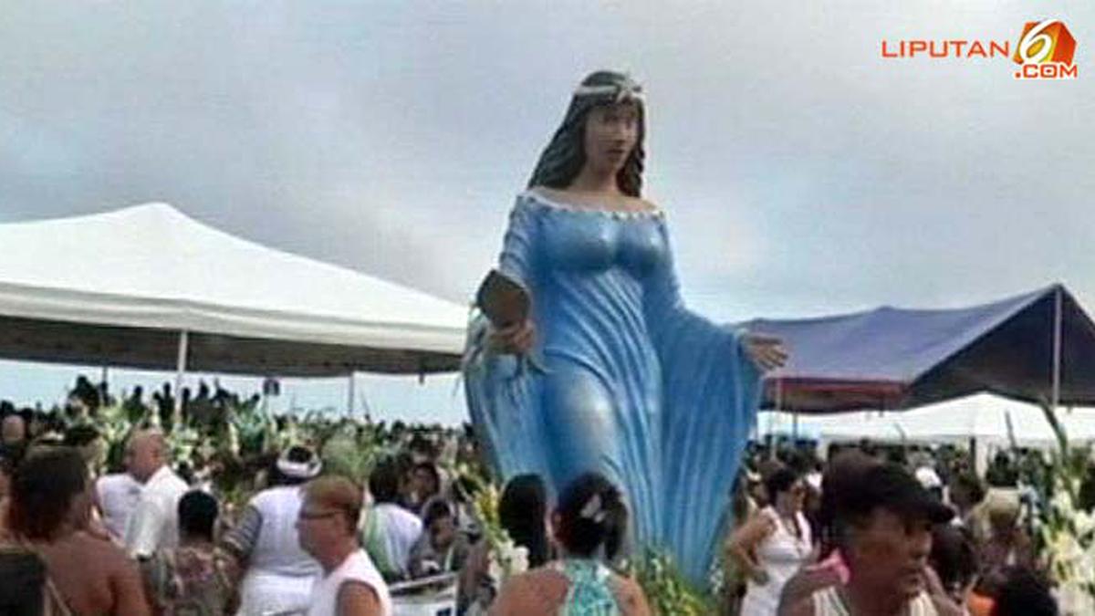 Video: Warga Brazil Gelar Tradisi Lemanja untuk Dewi Laut - News ...