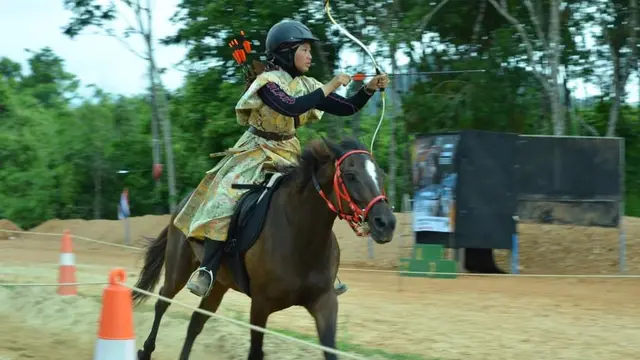 Atlet Panahan Berkuda Indonesia Beri Kejutan di Ajang Horseback Archery ...