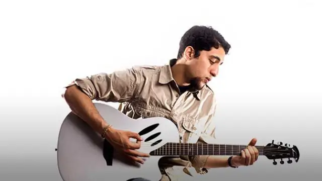 6 Penyanyi Religi Tampan yang Bikin Fans Jatuh Cinta - ShowBiz Liputan6.com