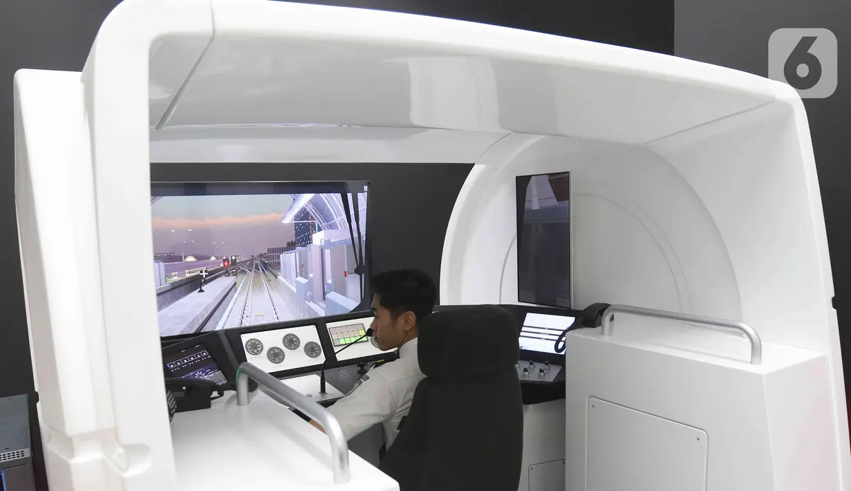 Melihat Ruang Latih Pengendali Kereta LRT Jabodebek - Foto Liputan6.com
