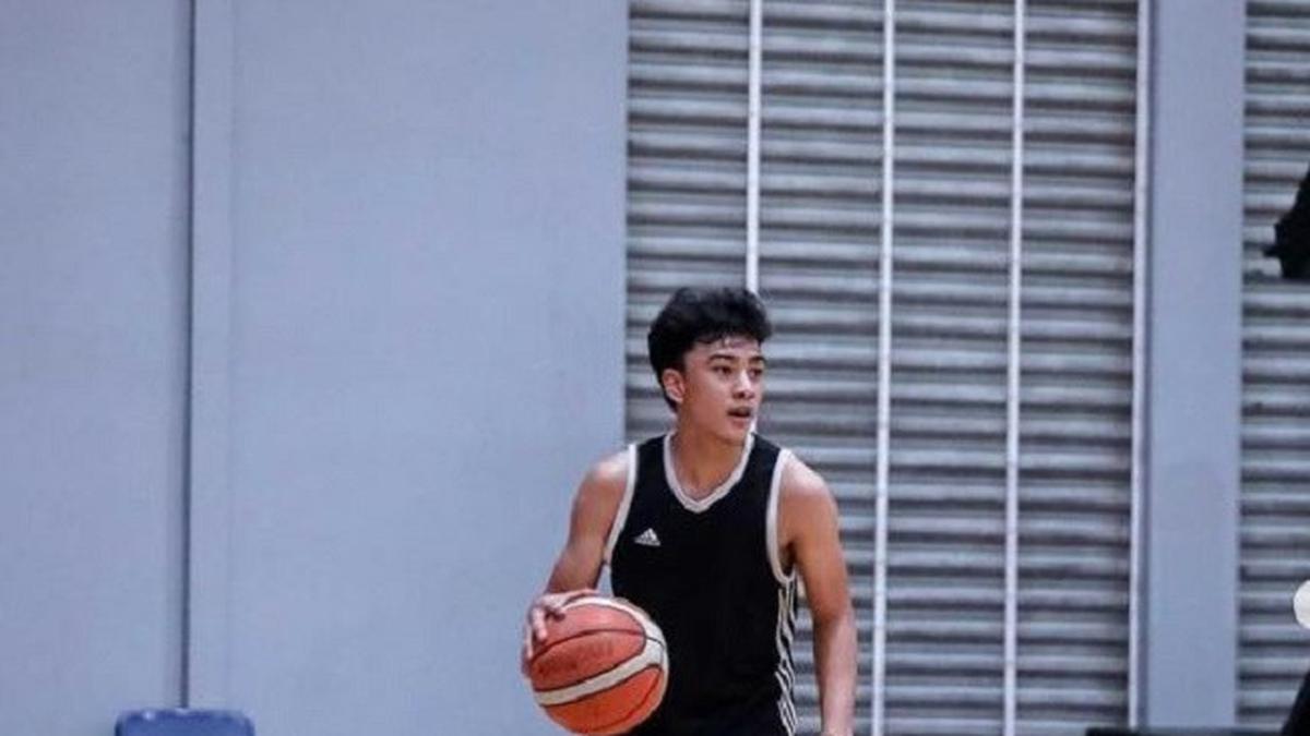 6 Gaya Emyr Razan Pemeran Damar dalam Sinetron Dari Jendela SMP, Saat ...