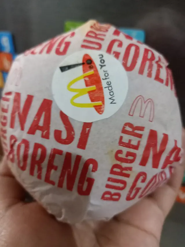 Menu Kemerdekaan ala McDonald's Indonesia, dari Burger Nasi Goreng sampai McFlurry Teh Botol ...
