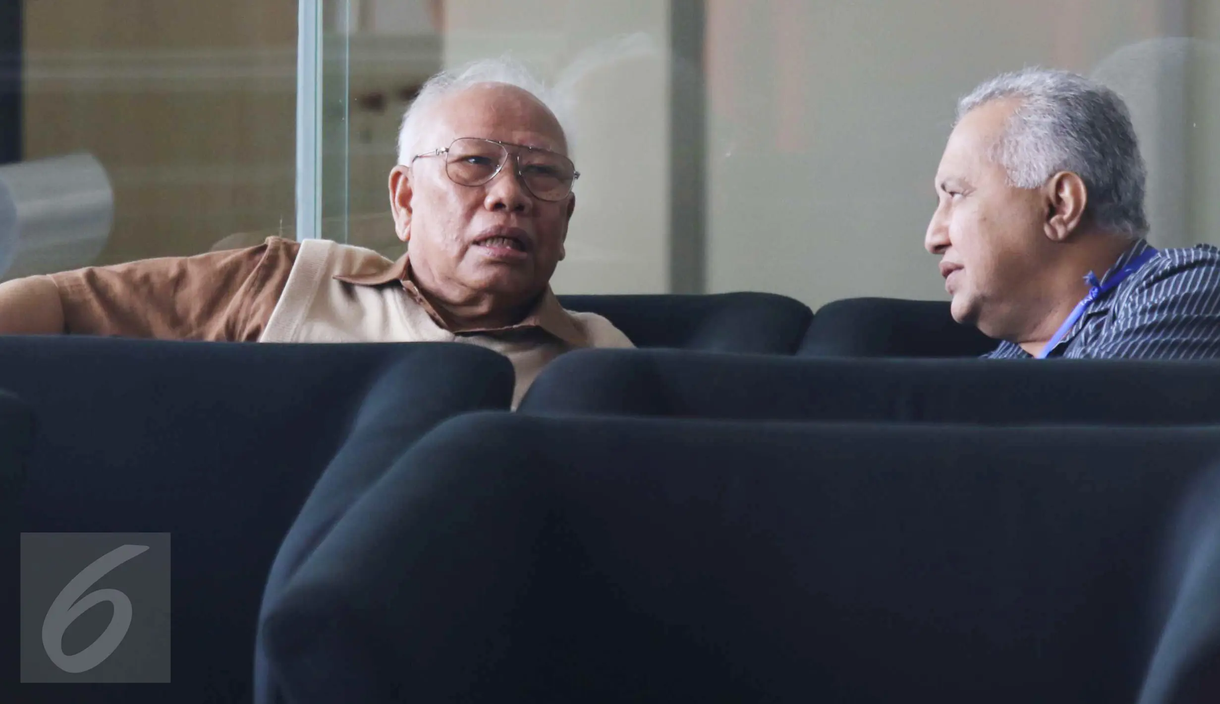 Datangi KPK, Majelis Kehormatan MK Kembali Periksa Patrialis Akbar - Foto Liputan6.com