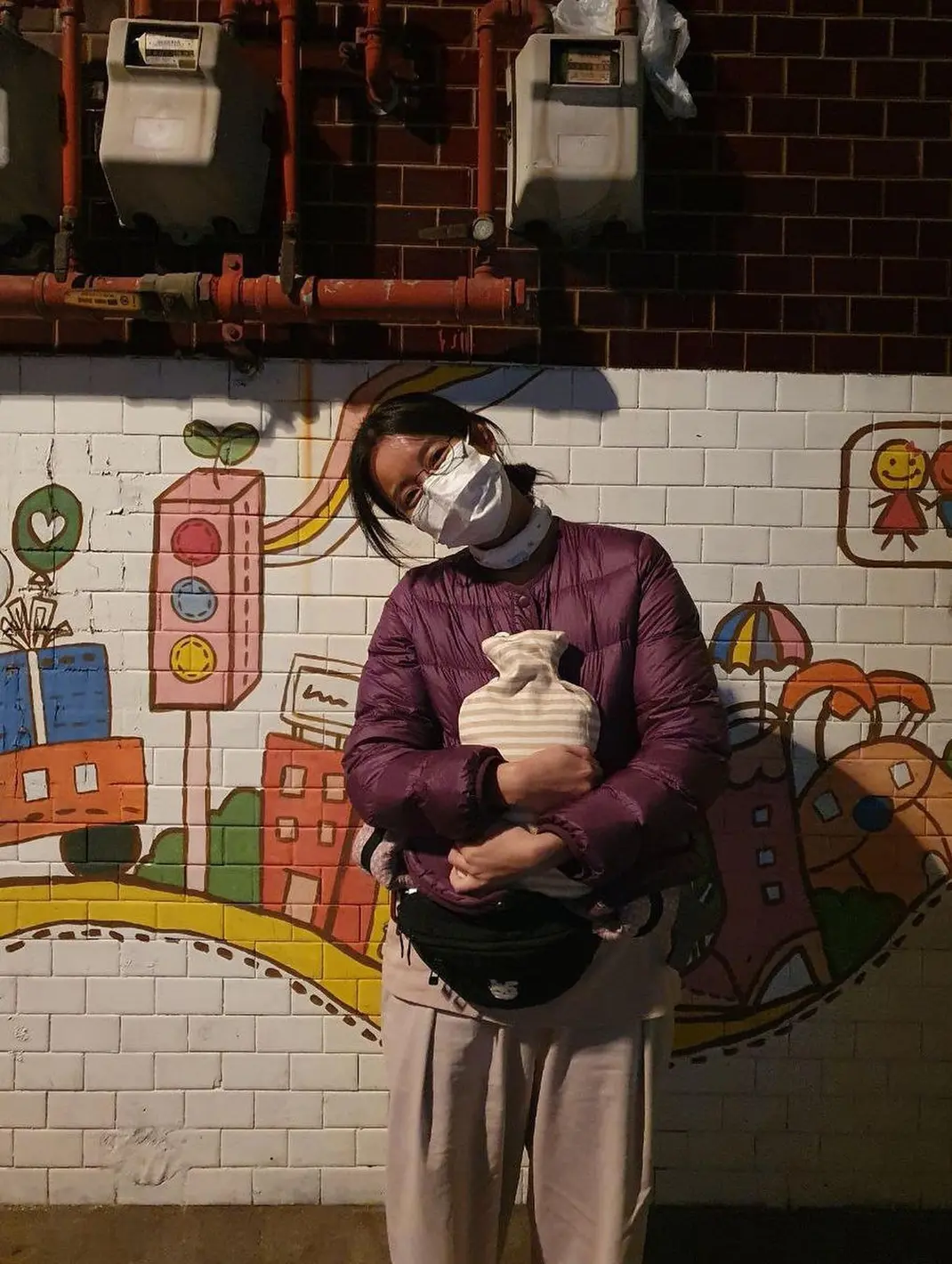 Han Hyo Joo Bocorkan Foto Behind The Scene Moving, Bong Seok Pakai ...