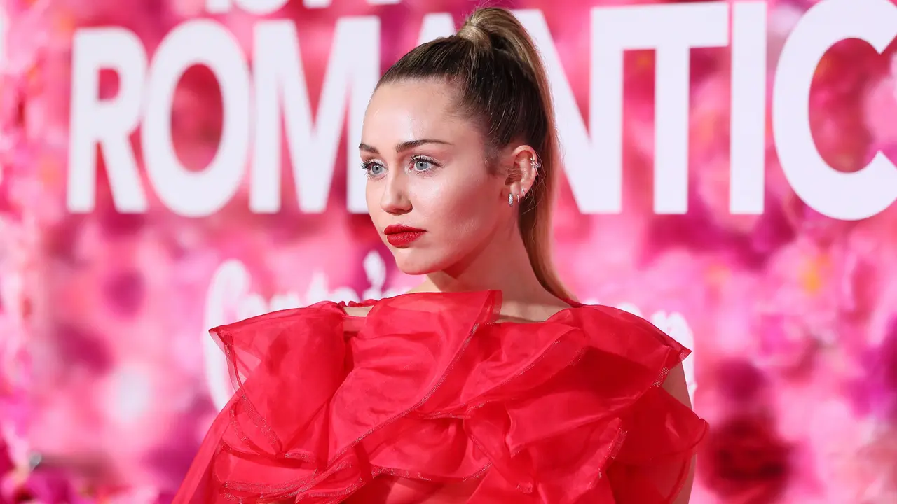 Lirik Lagu Angels Like You - Miley Cyrus - Ragam Bola.com