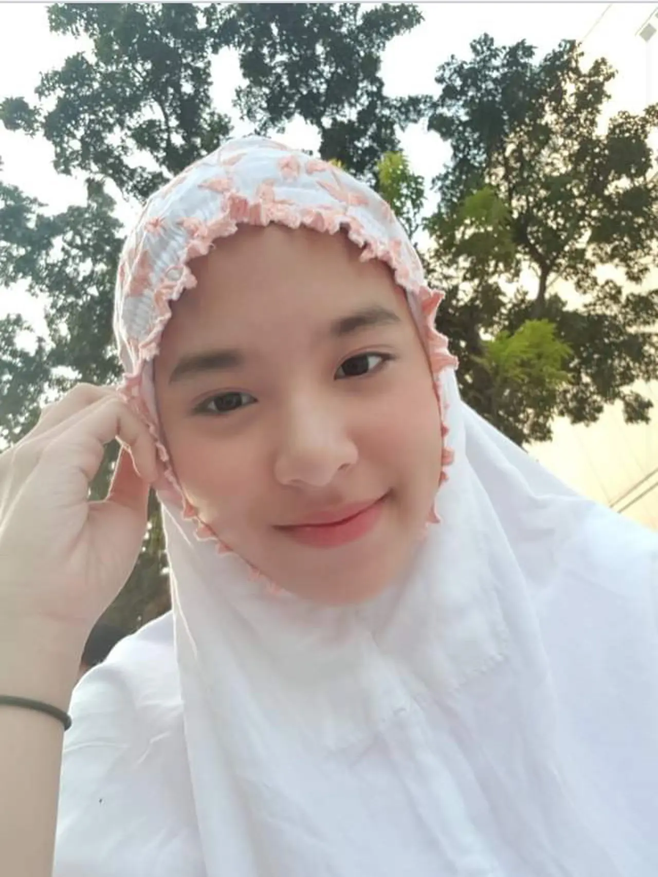 5 Potret Zee JKT48 saat Tampil Berhijab Ini Curi Perhatian, Menawan ...