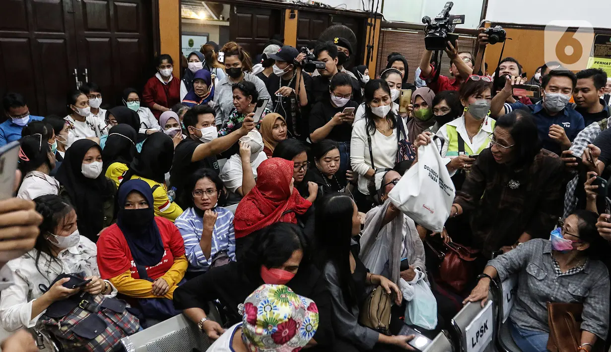 Reaksi Pendukung Bharada E di Sidang Tuntutan Kasus Pembunuhan Brigadir ...