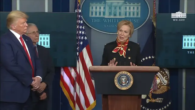 Ketika Batik dan Scarf Jadi Sorotan dalam Jumpa Pers Corona Covid-19 ...