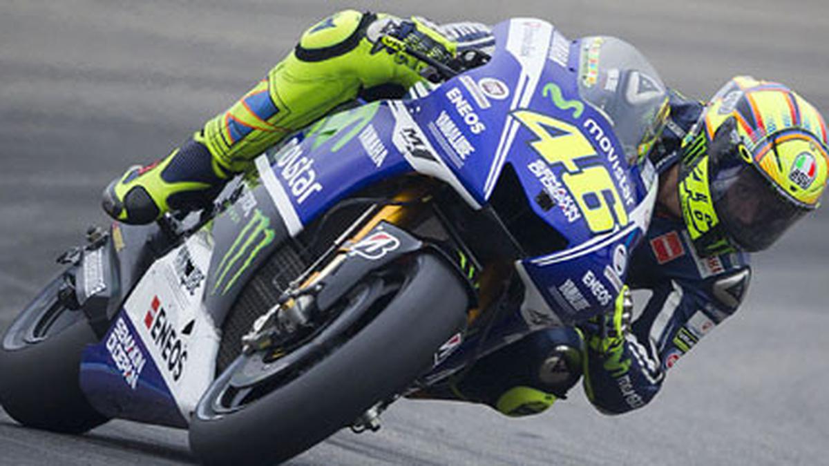 Sempat tak sadarkan diri, Rossi pulih dengan baik - Berita Otosia.com