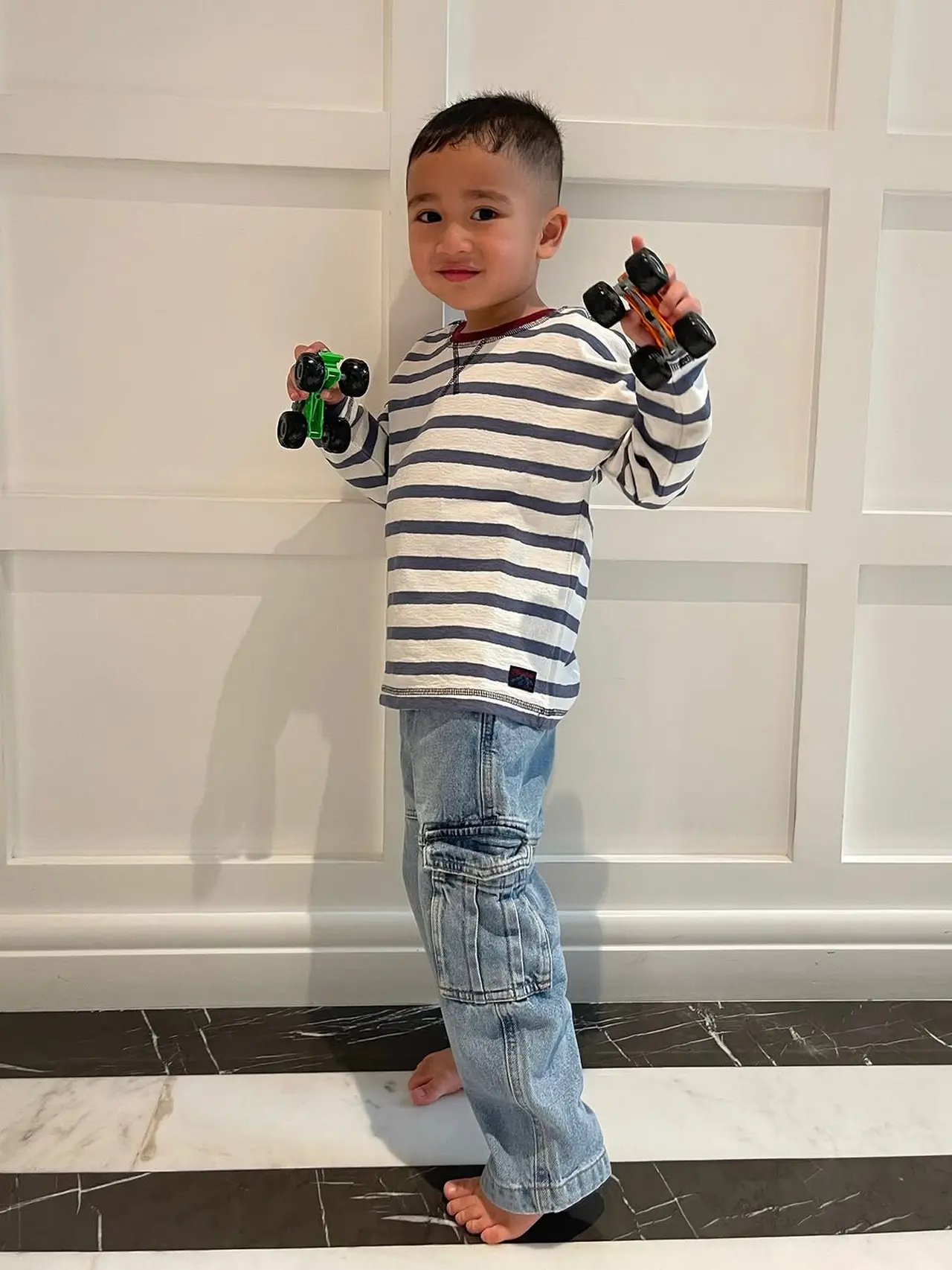 5 Potret Rayyanza dengan Gaya Outfit ala Skena, Bocil Stylish dan ...