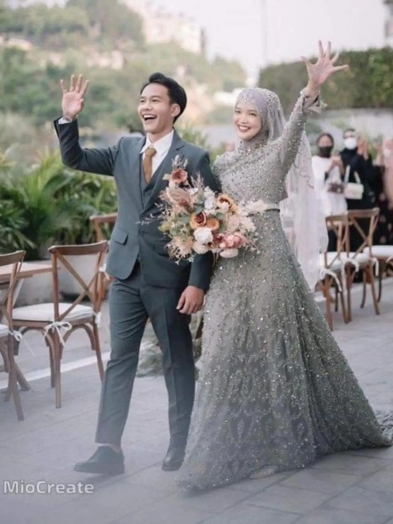 Pasangan Ini Minta Foto Nikahnya di KUA Diedit, 7 Hasilnya Keren Banget ...