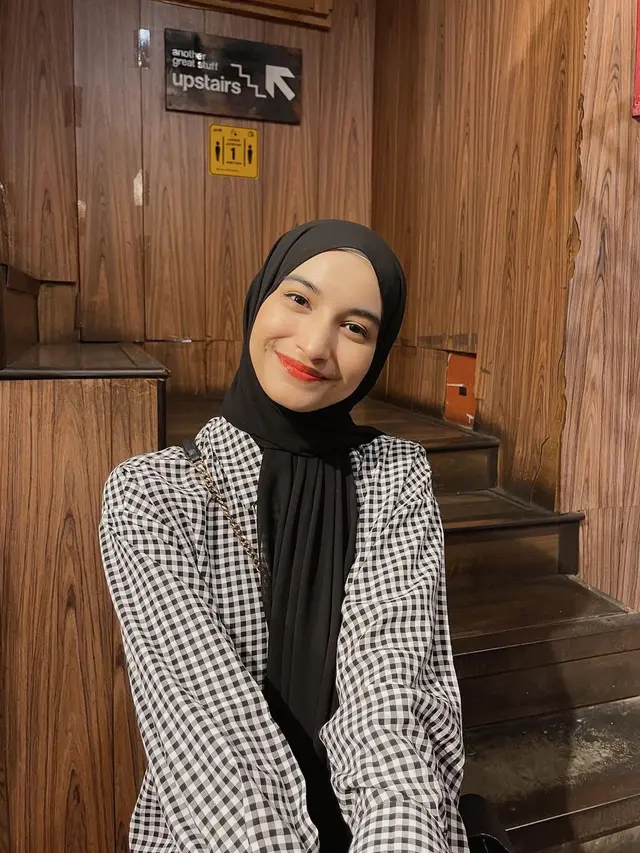 6 Potret Cut Intan Nabila, Atlet Anggar Disebut Kembaran Shireen ...