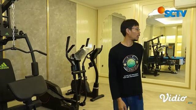 7 Potret Rumah Mewah Ustaz Solmed dan April Jasmine, Luas Setengah Hektar