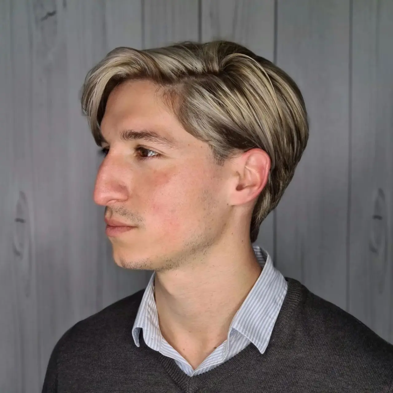 Kamu Ingin Tampil Beda? Pilihan Warna Cat Rambut Ini Cocok untuk Pria ...