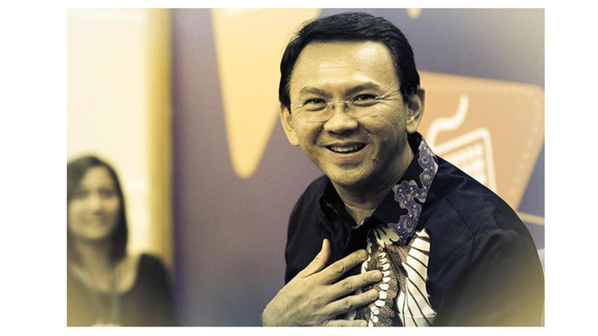 Begini Aksi Ahok saat Naik MRT Jakarta untuk Pertama Kali