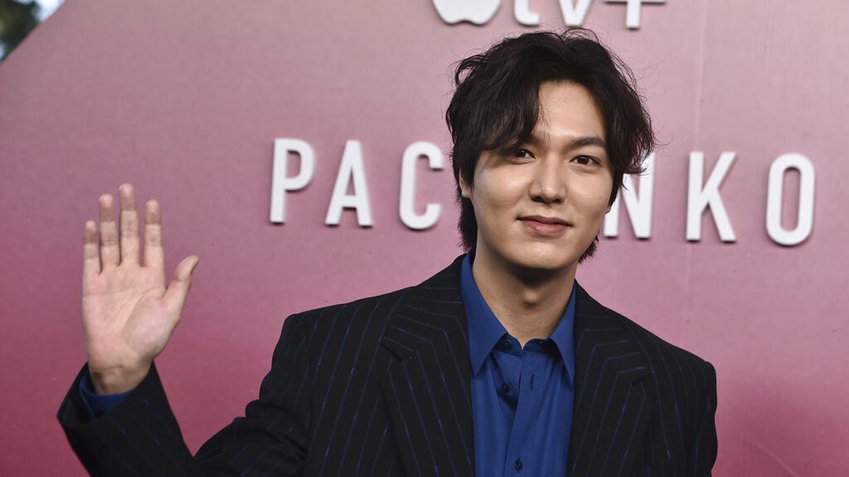 5 Potret Lee Min Ho Kebanjiran Kado Ulang Tahun