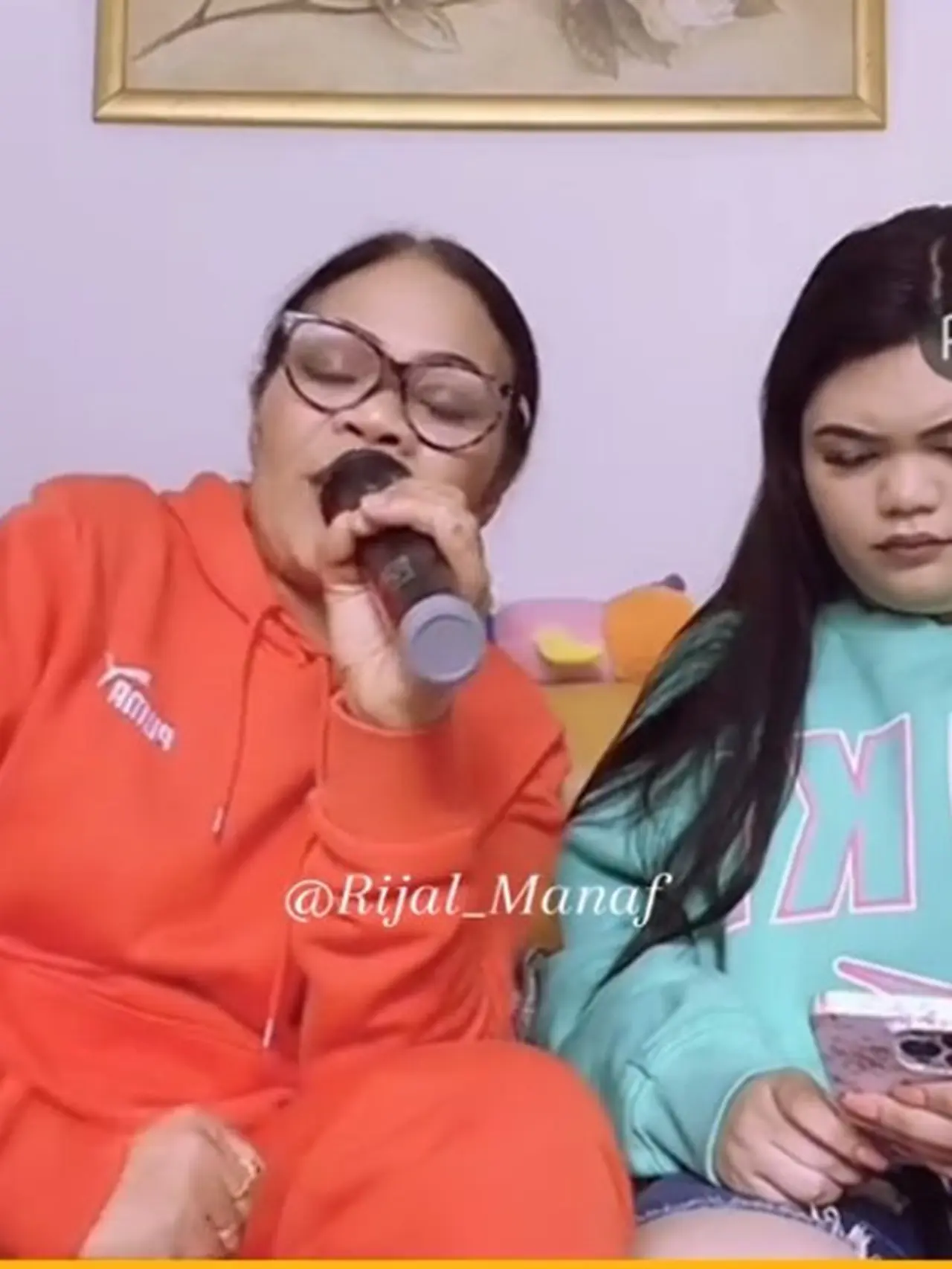 Disinggung Soal Lolly yang Kini Hidup Mandiri, Mami Eda Emosi dengan Cibiran Netizen saat Live ...