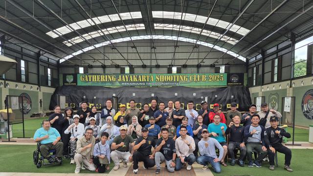 Lady Avisha dan Madame Elz Hadiri Lomba Menembak IKA PPM, Menghibur ...