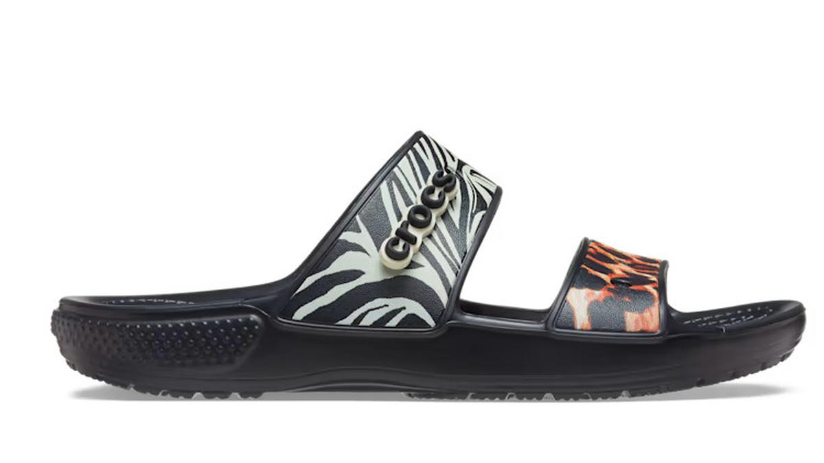 Crocs Luncurkan Sandal Motif Zebra dan Macan Tutul yang Unik - Fashion ...