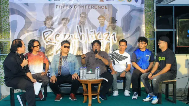 Band Republik 21 Promo Di Atas Truk dan Berjalan Sejauh 150 KM ...