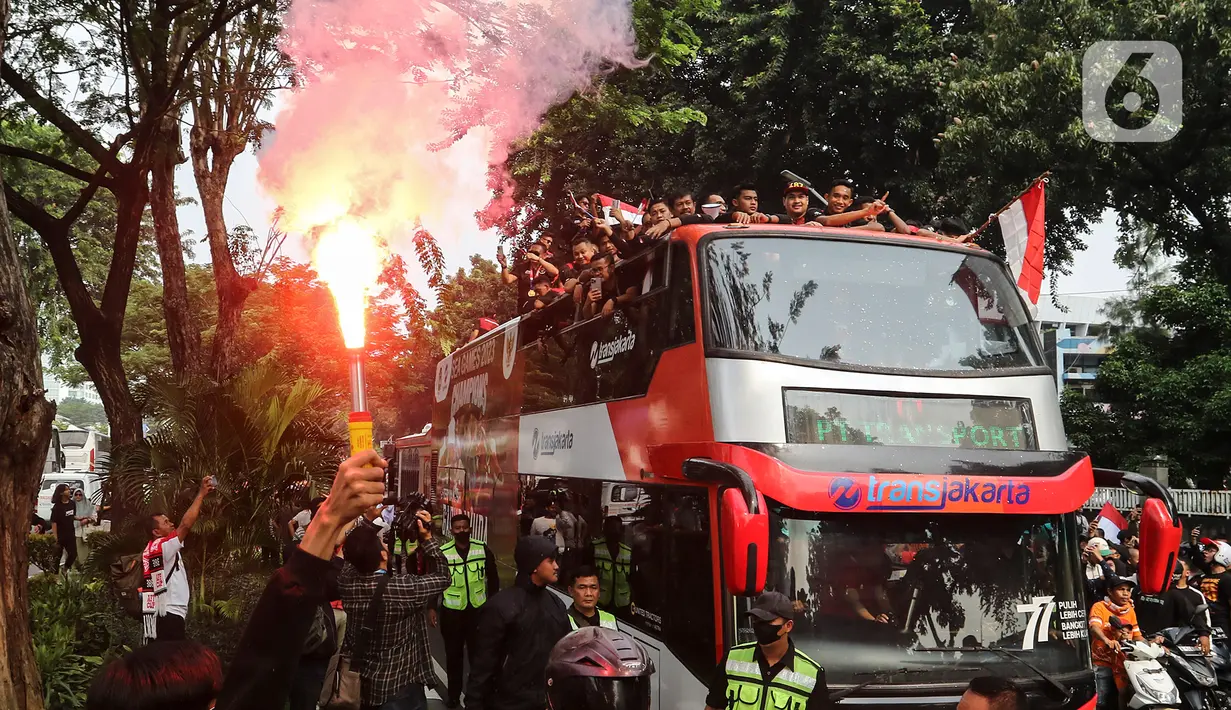 Antusiasme Warga Sambut Arak-arakan Timnas Indonesia U-22 - Foto ...