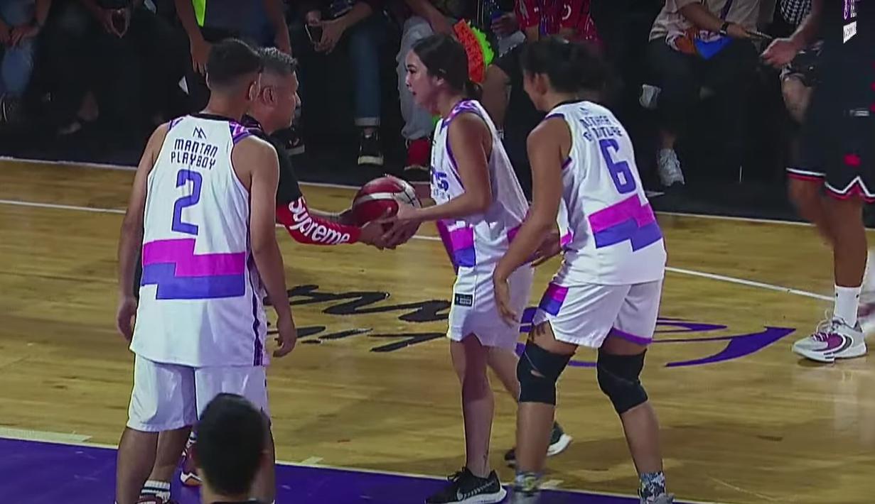 Keakraban Gading Marten dan Gisella Anastasia saat Tanding Basket ...