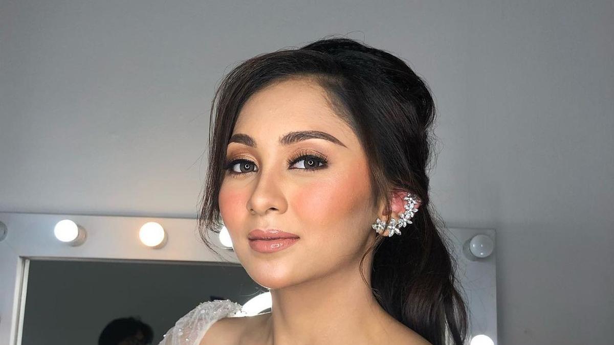 Lebih Dekat dengan Si Cantik Dini Nurfitri, Teman Erina Gudono yang Juga Sukses Pikat Anak ...