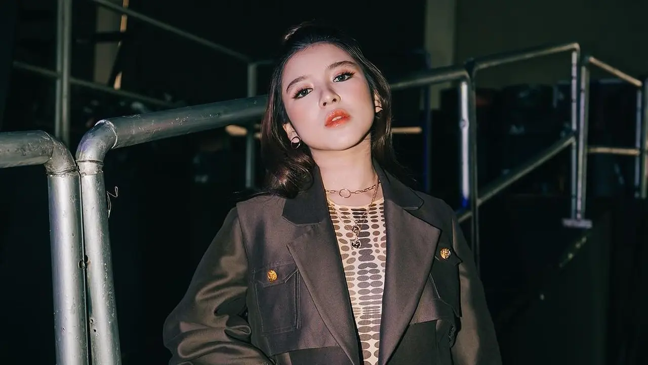 Rilis Single 'Flip It Up', Tiara Andini Kolaborasi dengan Produser ...