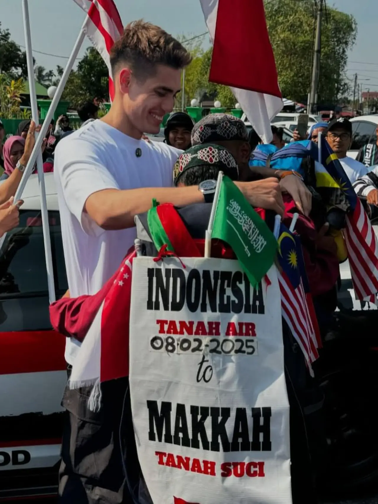 7 Momen Aisar Khaled di Malaysia Bertemu Pejalan Kaki dari Indonesia ...