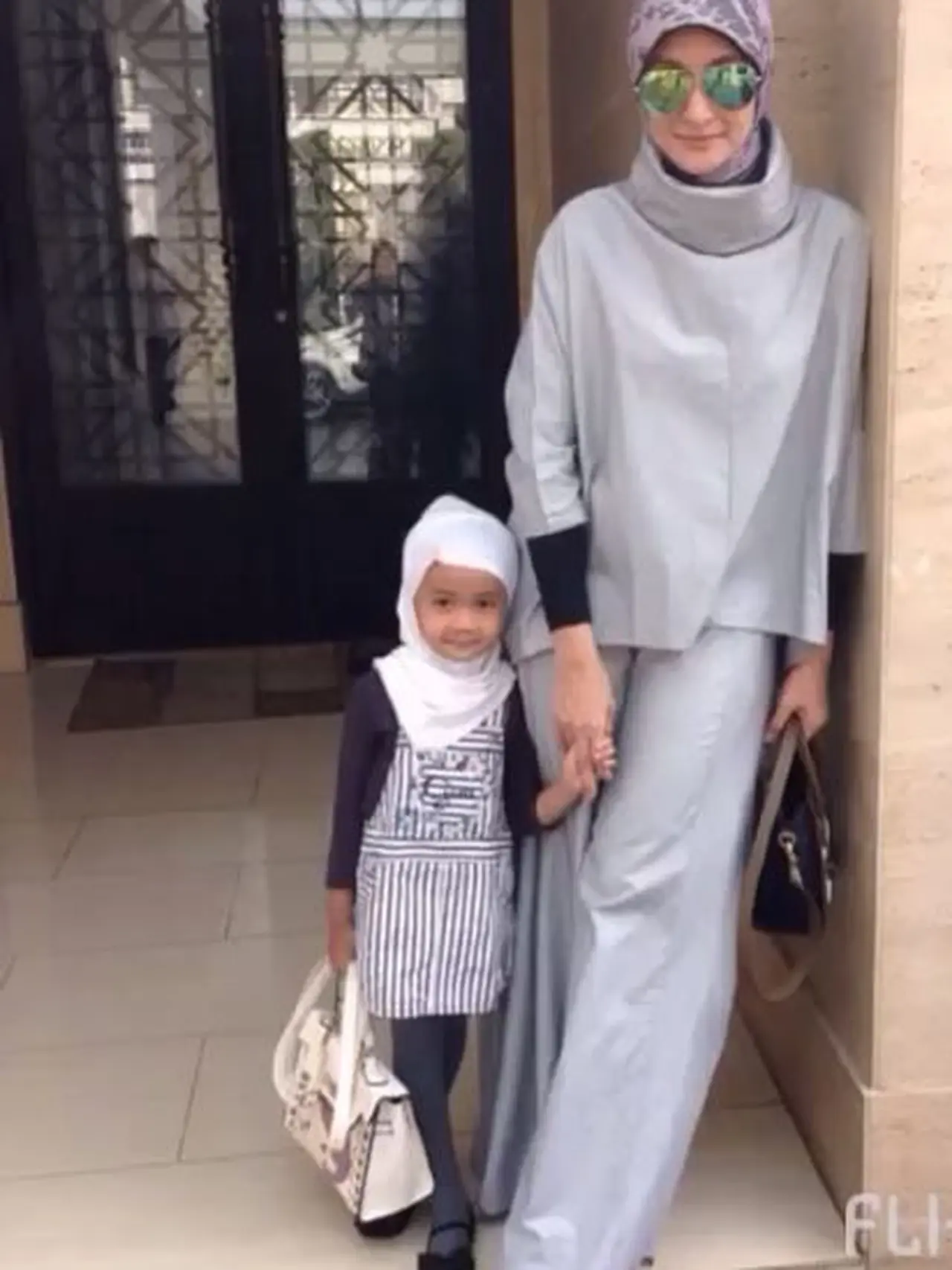 Dikenal Sebagai Pemilik Menara Saidah, Intip 9 Potret Mewah Rumah Inneke Koesherawati ...