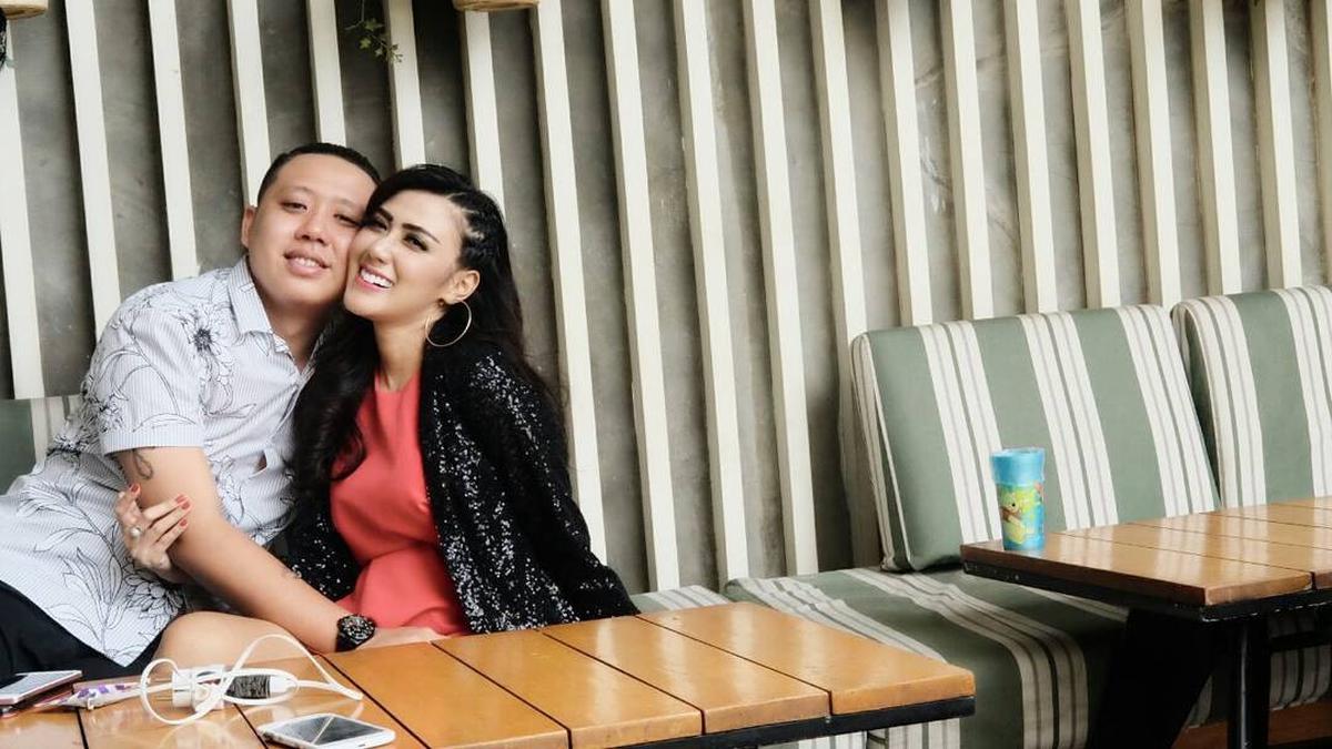 Hamil Besar, Rey Utami Sering Ditinggal Suami - ShowBiz Liputan6.com